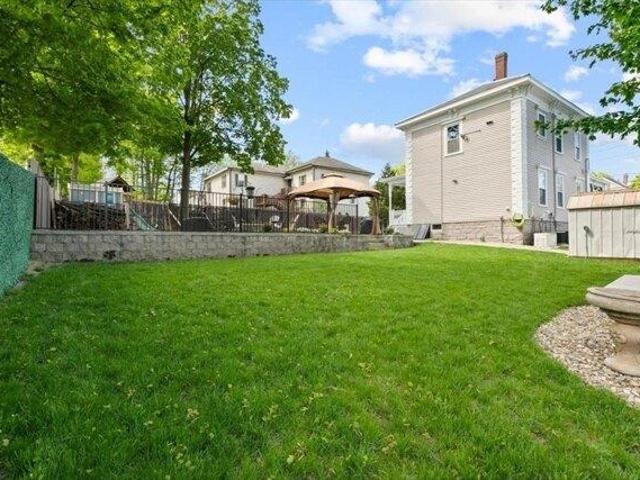 house with 4 bedroom, Lowell MA ES104300125