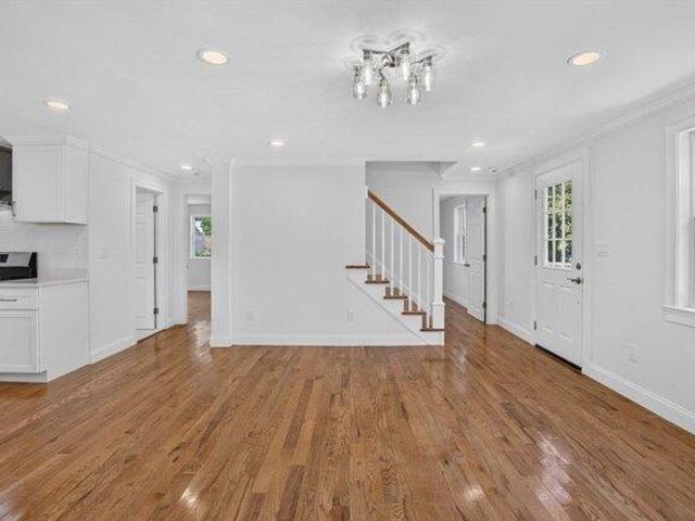 house with 4 bedroom, Lowell MA ES105080289