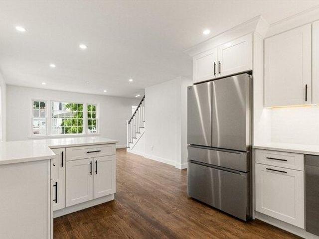 house with 4 bedroom, Lowell MA ES105095540