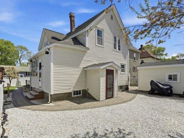 house with 4 bedroom, Lowell MA ES105191150