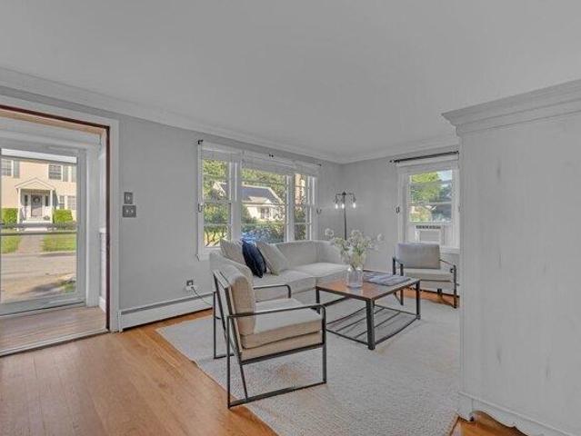 house with 4 bedroom, Lowell MA ES105340443