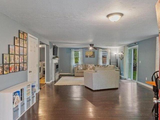 house with 4 bedroom, Lunenburg MA DS102592656