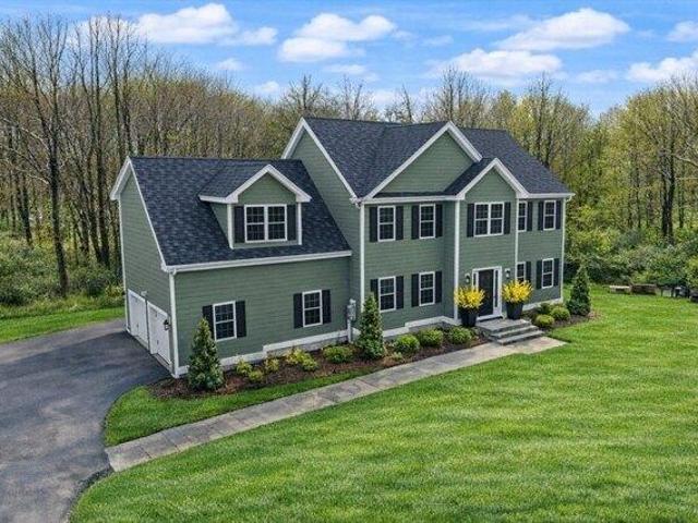 house with 4 bedroom, Lunenburg MA DS102256914