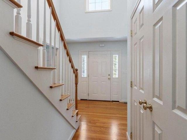 house with 4 bedroom, Lunenburg MA ES103189008