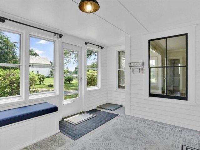 house with 4 bedroom, Ludlow MA ES103440772