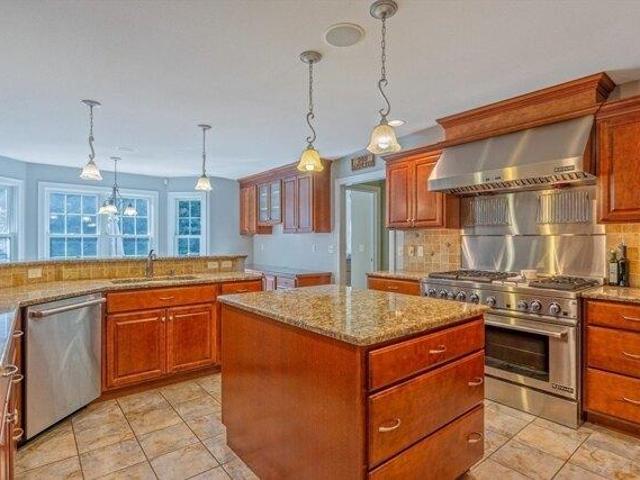 house with 4 bedroom, Ludlow MA ES103441541