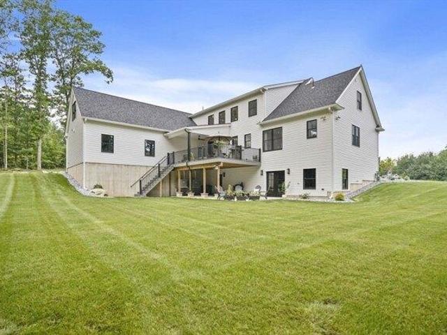 house with 4 bedroom, Ludlow MA ES104407942