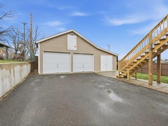 house with 4 bedroom, Ludlow MA ES104567060