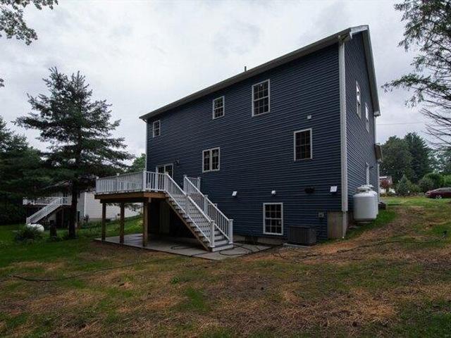 house with 4 bedroom, Ludlow MA ES104189127