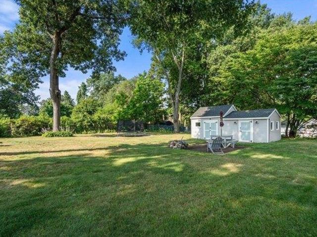 house with 4 bedroom, Ludlow MA ES105041844