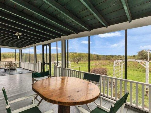 house with 4 bedroom, Lyndeborough NH ES105190860