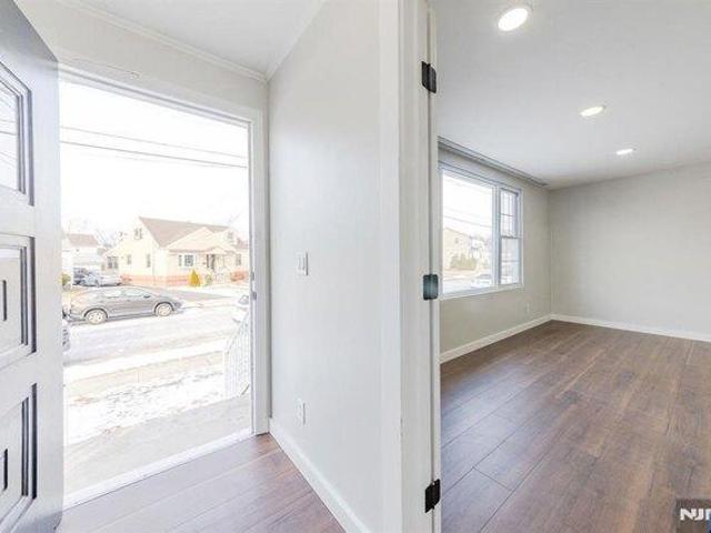 house with 4 bedroom, Lyndhurst NJ DLS102724401