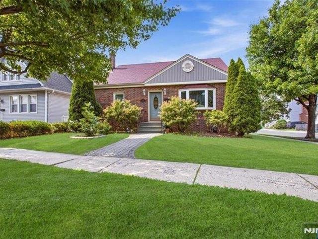 house with 4 bedroom, Lyndhurst NJ ES105159421