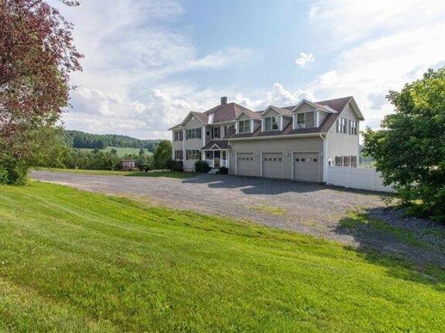 house with 4 bedroom, Lyndon VT ES105140768
