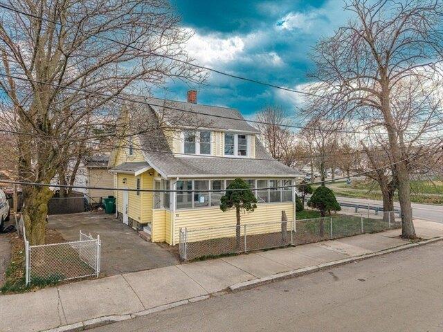 house with 4 bedroom, Lynn MA DLS102090155