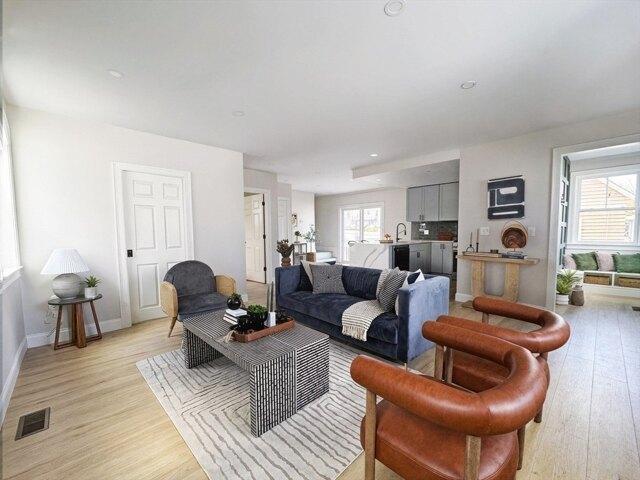 house with 4 bedroom, Lynn MA DS103249543