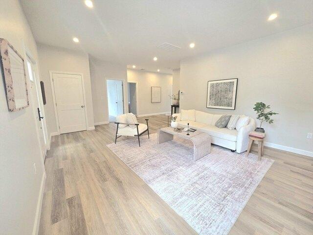house with 4 bedroom, Lynn MA ES103807619