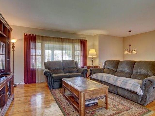 house with 4 bedroom, Manalapan NJ DLS102317797