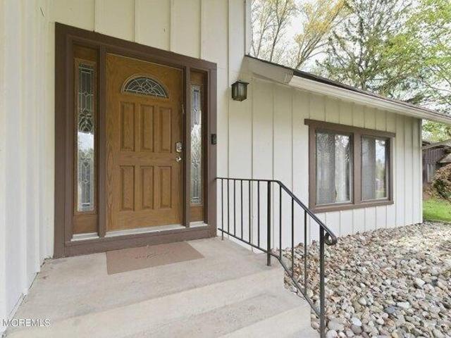 house with 4 bedroom, Manalapan NJ DLS102585673