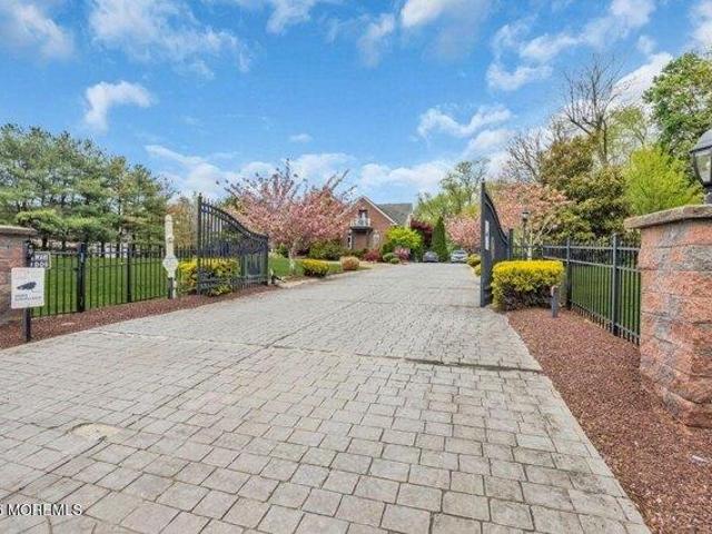 house with 4 bedroom, Manalapan NJ DS102559433