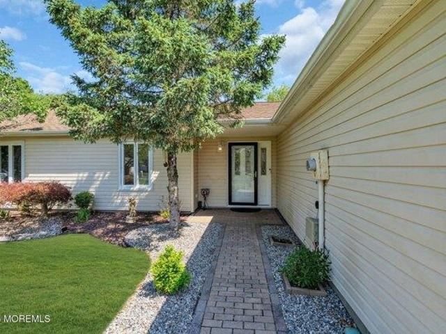 house with 4 bedroom, Manalapan NJ DS102585766