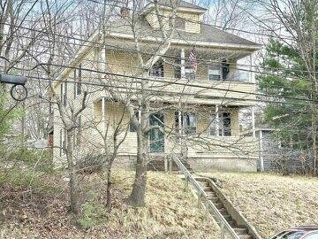 house with 4 bedroom, Manchester NH DLS101896760