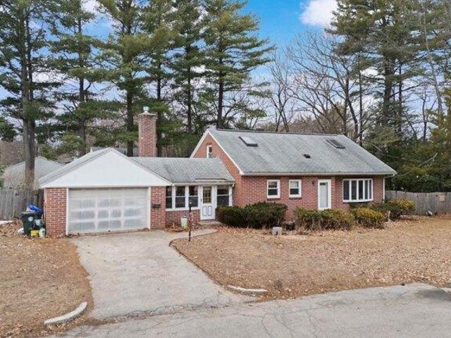 house with 4 bedroom, Manchester NH DLS101801432