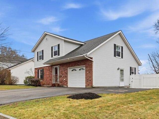 house with 4 bedroom, Manchester NH DLS102061713