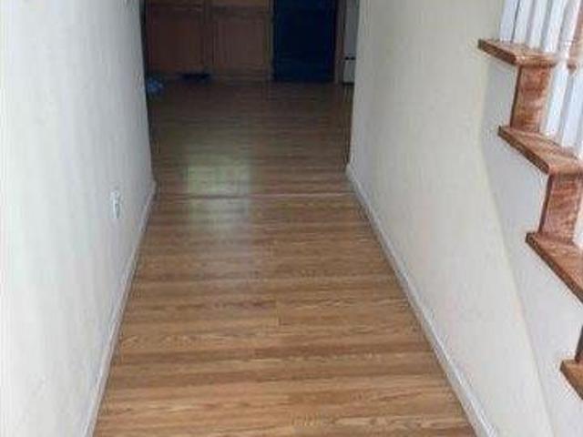 house with 4 bedroom, Manchester NH DLS103019253