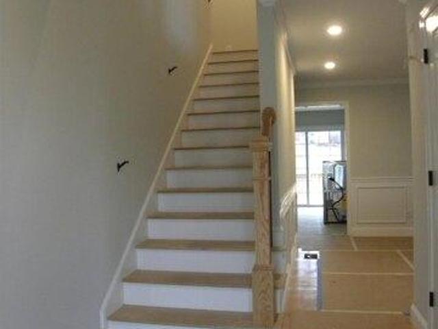house with 4 bedroom, Manchester NH DLS103020393