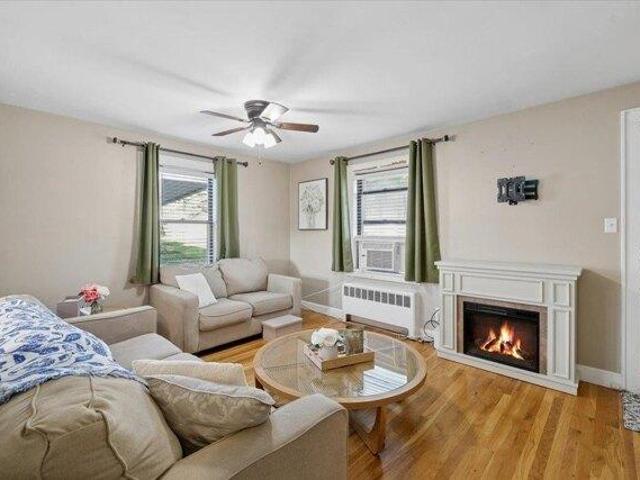 house with 4 bedroom, Manchester NH DS104007806
