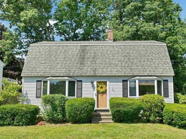 house with 4 bedroom, Manchester NH DS104045051