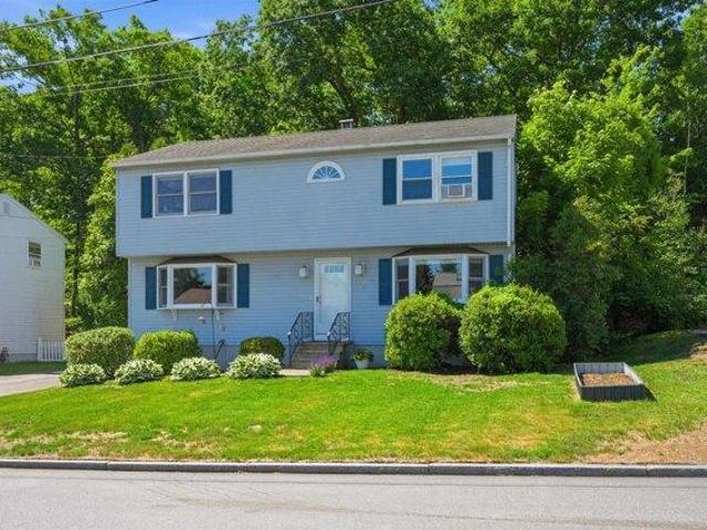 house with 4 bedroom, Manchester NH DS104113782
