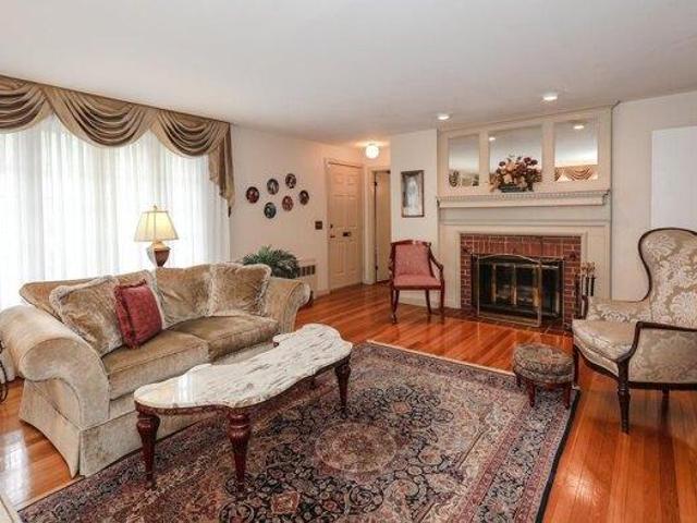 house with 4 bedroom, Manchester NH DS104405654