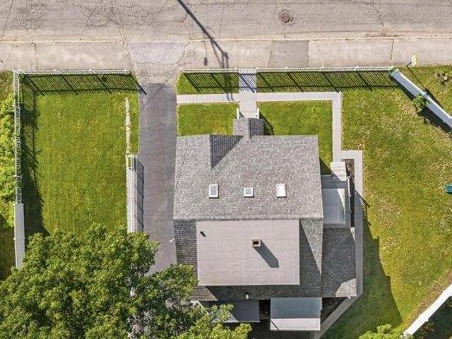 house with 4 bedroom, Manchester NH DS103886135