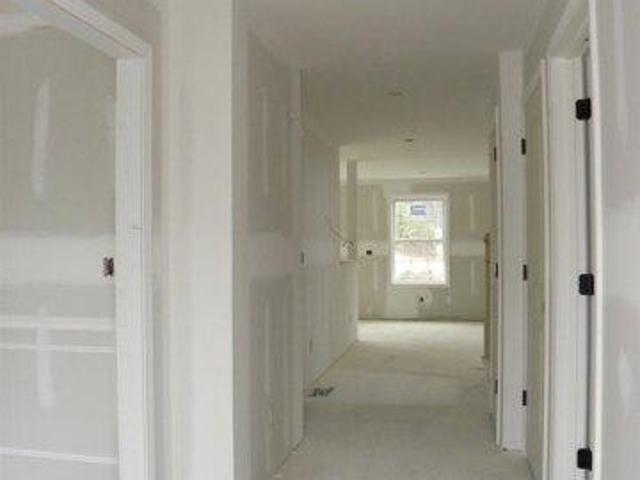 house with 4 bedroom, Manchester NH DS103966246