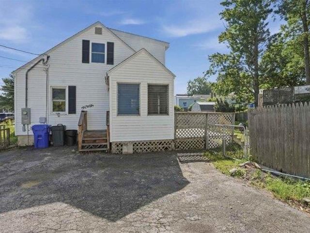 house with 4 bedroom, Manchester NH ES104044013