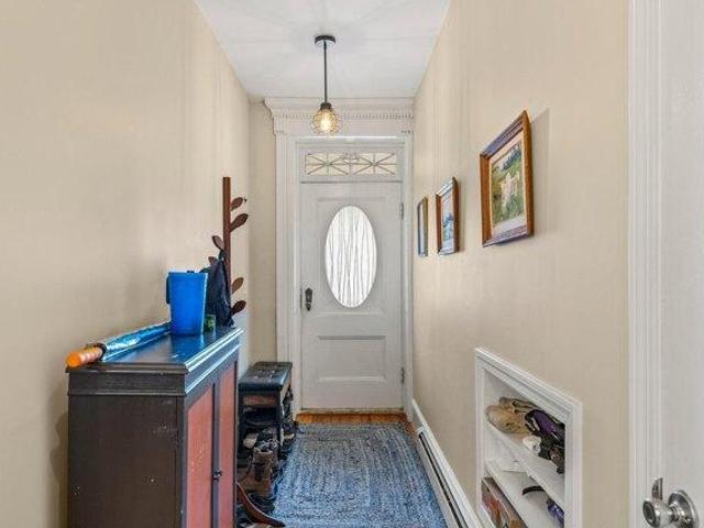 house with 4 bedroom, Manchester NH ES104152639