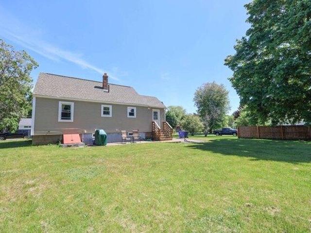 house with 4 bedroom, Manchester NH ES104332703