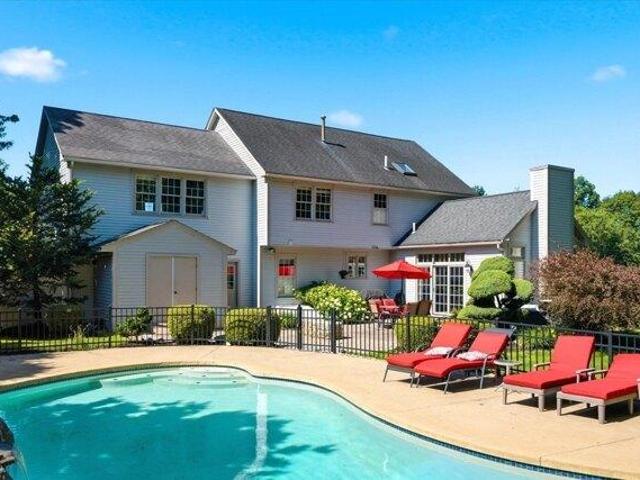 house with 4 bedroom, Manchester NH ES104567982