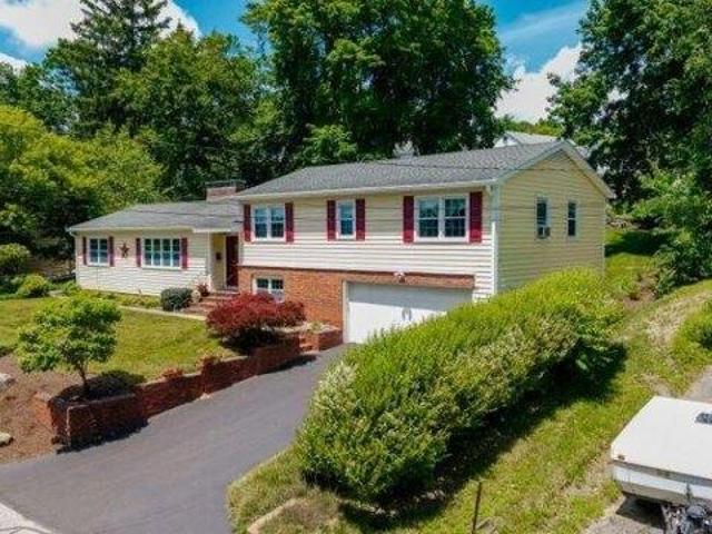 house with 4 bedroom, Manchester NH ES104608990