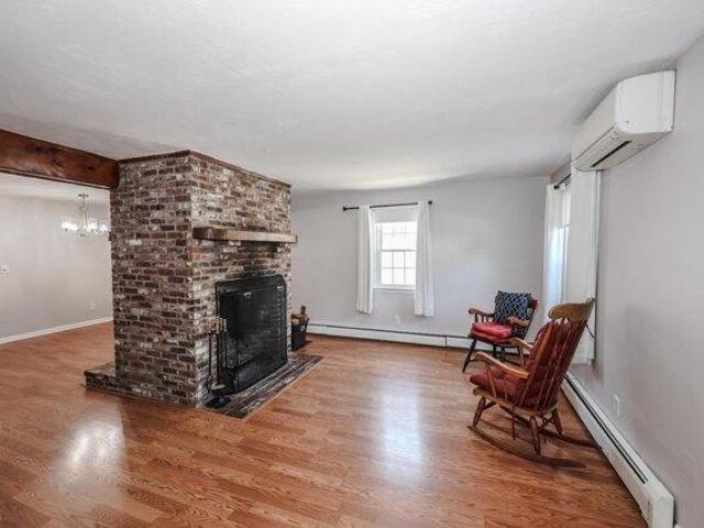 house with 4 bedroom, Manchester NH ES104919954