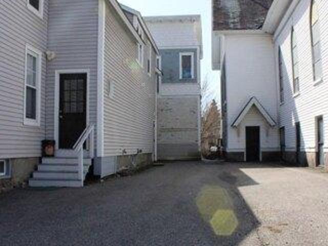 house with 4 bedroom, Manchester NH ES104920345