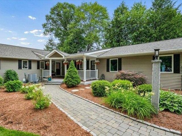 house with 4 bedroom, Manchester NH ES105080249