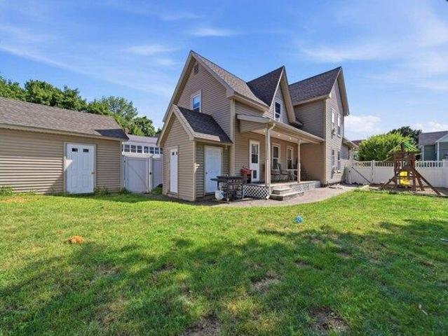 house with 4 bedroom, Manchester NH ES105143519