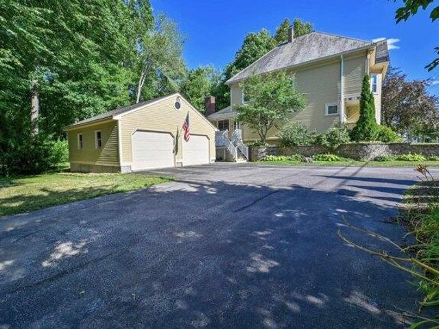 house with 4 bedroom, Manchester NH ES105156310