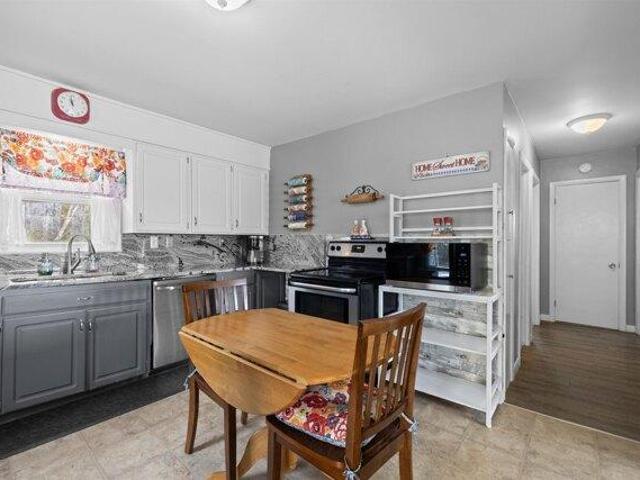 house with 4 bedroom, Manchester NH ES103017985