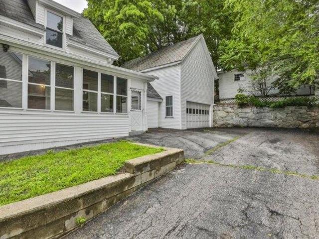 house with 4 bedroom, Manchester NH ES103434861