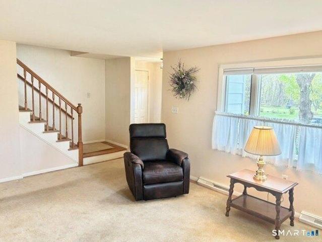 house with 4 bedroom, Manchester CT DLS102725586