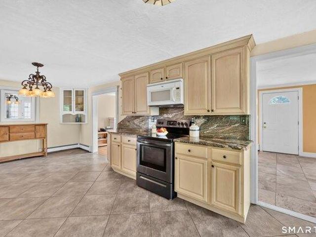 house with 4 bedroom, Manchester CT ES104190178